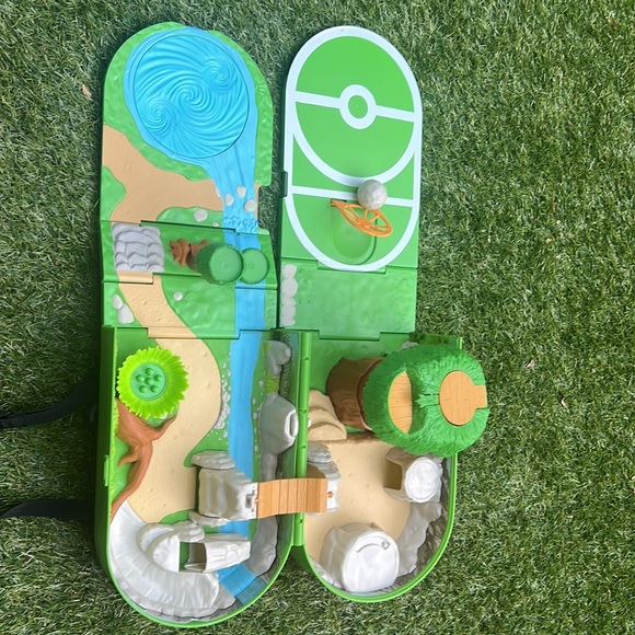 Pokemon | Toys | Like New Pokemon Hard Carrying Case Playset Foldout ...